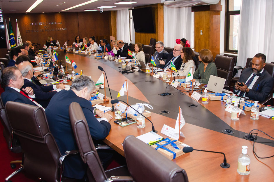 Ouvidora do MPMG é eleita presidente do Conselho Nacional de Ouvidores ...